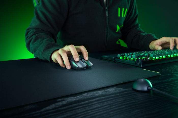 Razer-Maus: Viper V4 Pro ist merklich leichter mit mehr Akkulaufzeit ...
